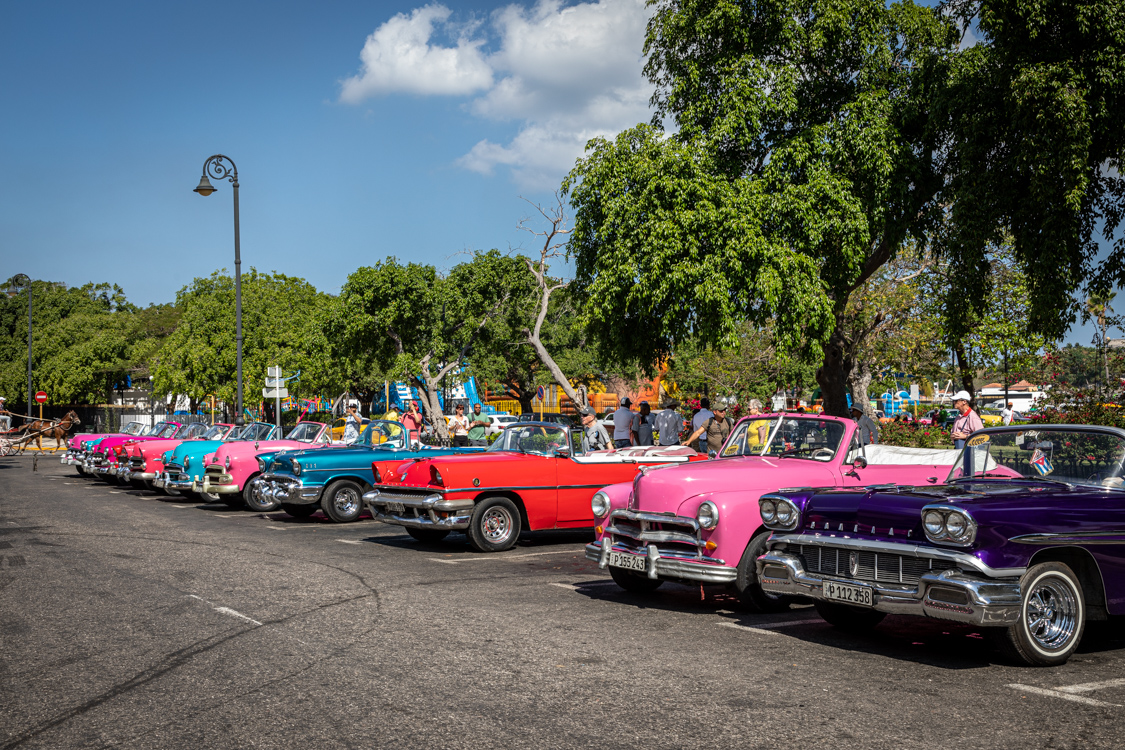 HAVANA…Snazzy Cars, Vibrant People – My Camera In Hand